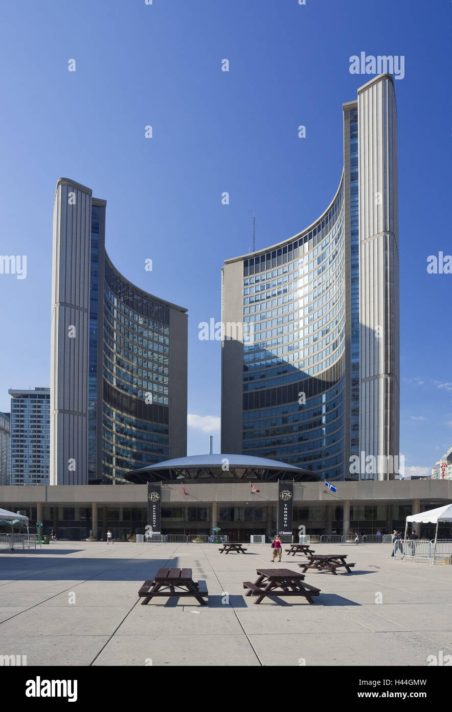 Toronto city hall hi-res stock photography and images - Alamy