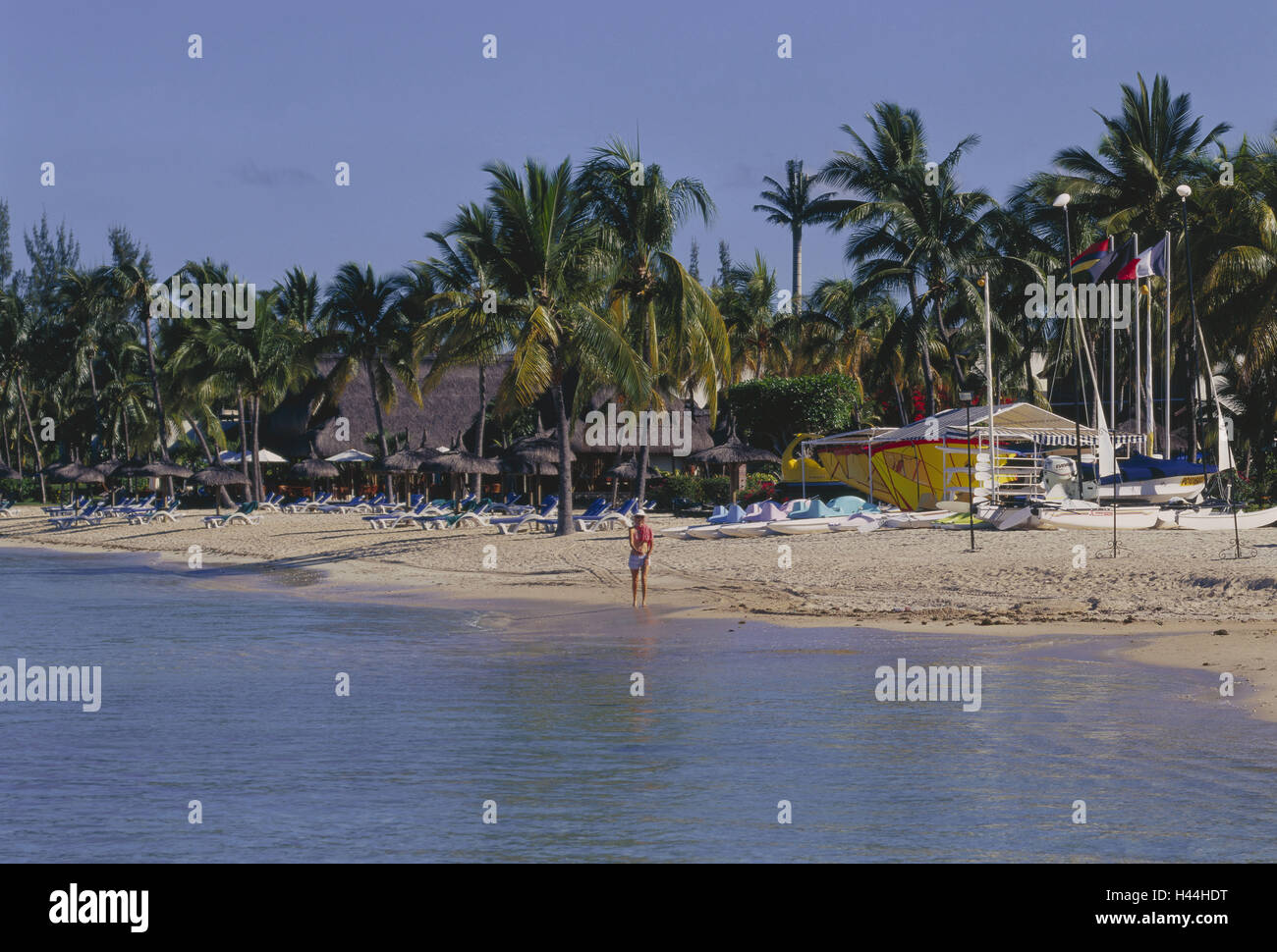 Maskarenen, island Mauritius, west coast, beach, palms, tourists ...