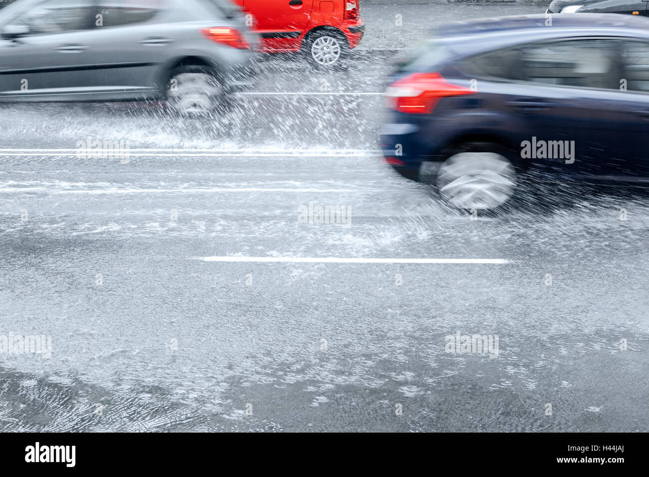 Wet city hi-res stock photography and images - Alamy