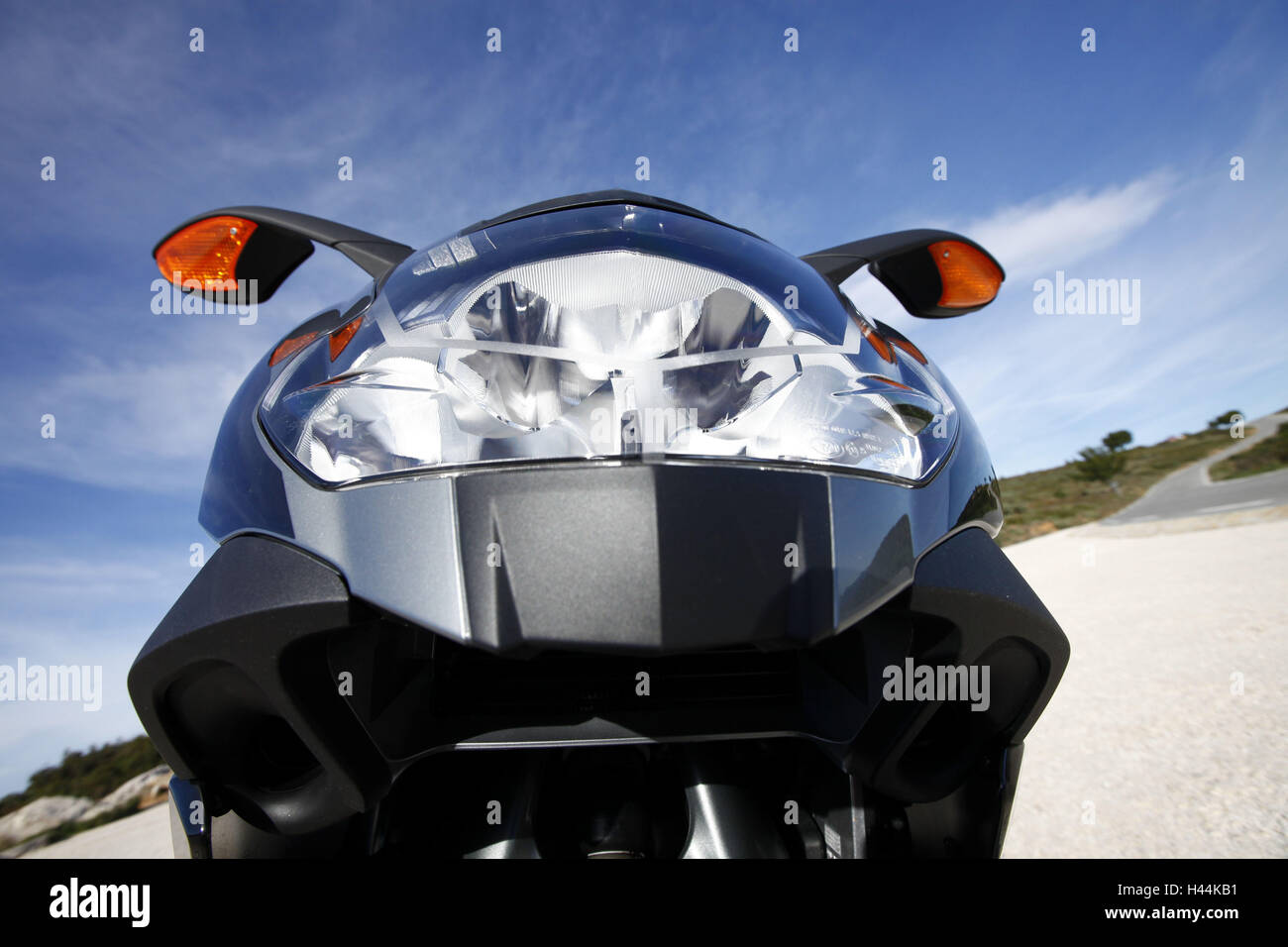 Front of motorcycle hi-res stock photography and images - Alamy