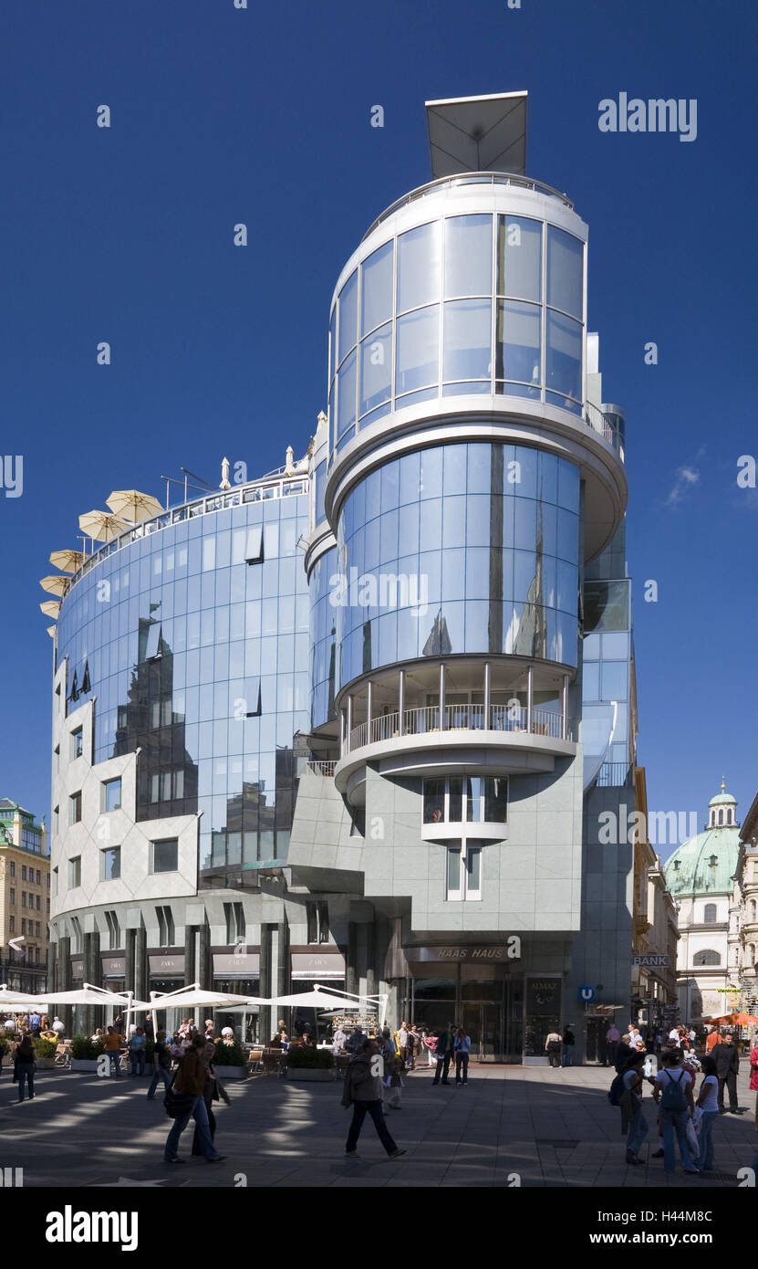Austria, Vienna, 1st area, Haas house, space Stephans, passer-by Stock ...