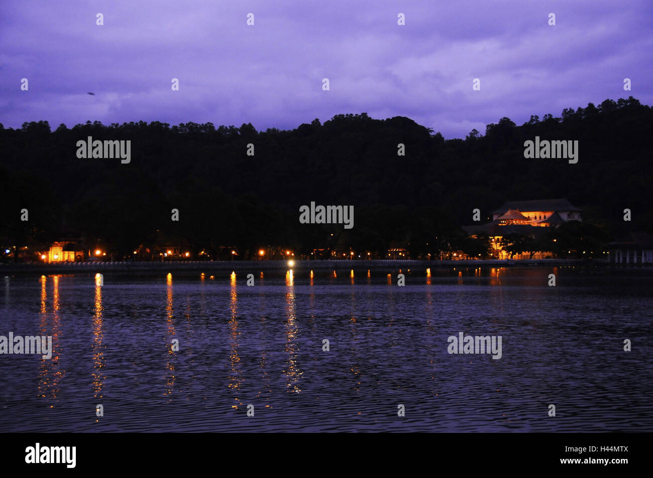 Sri Lanka, Kandy, cog temple, evening Stock Photo - Alamy
