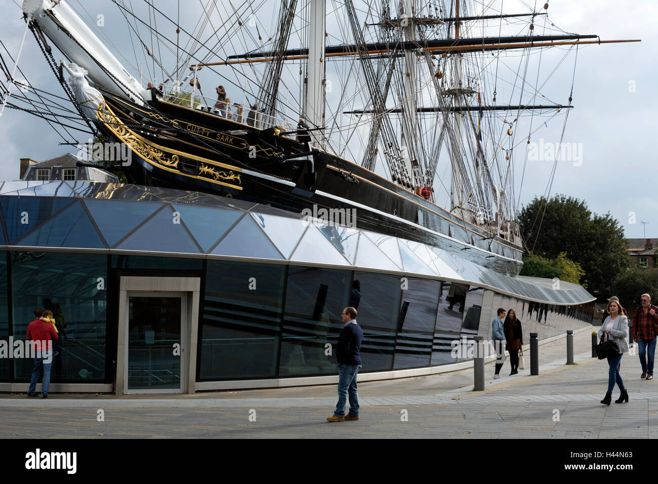 Cutty sark greenwich hi-res stock photography and images - Alamy
