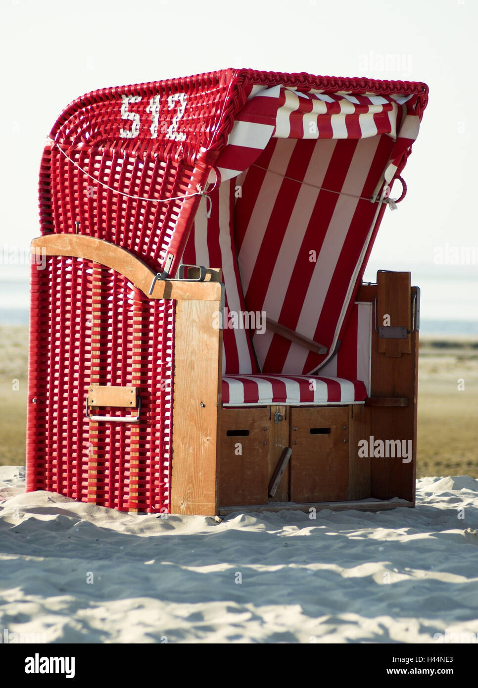 Beach, beach basket Stock Photo - Alamy
