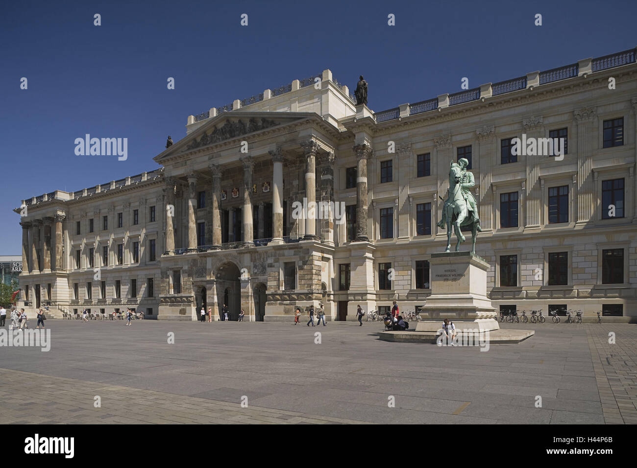 Germany, Lower Saxony, Brunswick, lock, castle arcades, town ...