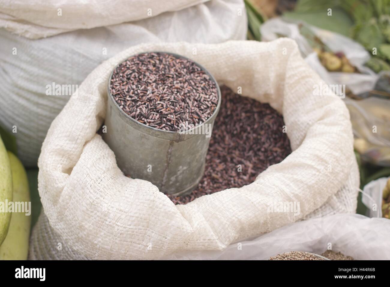 Red Rice in bag at the market Stock Photo - Alamy