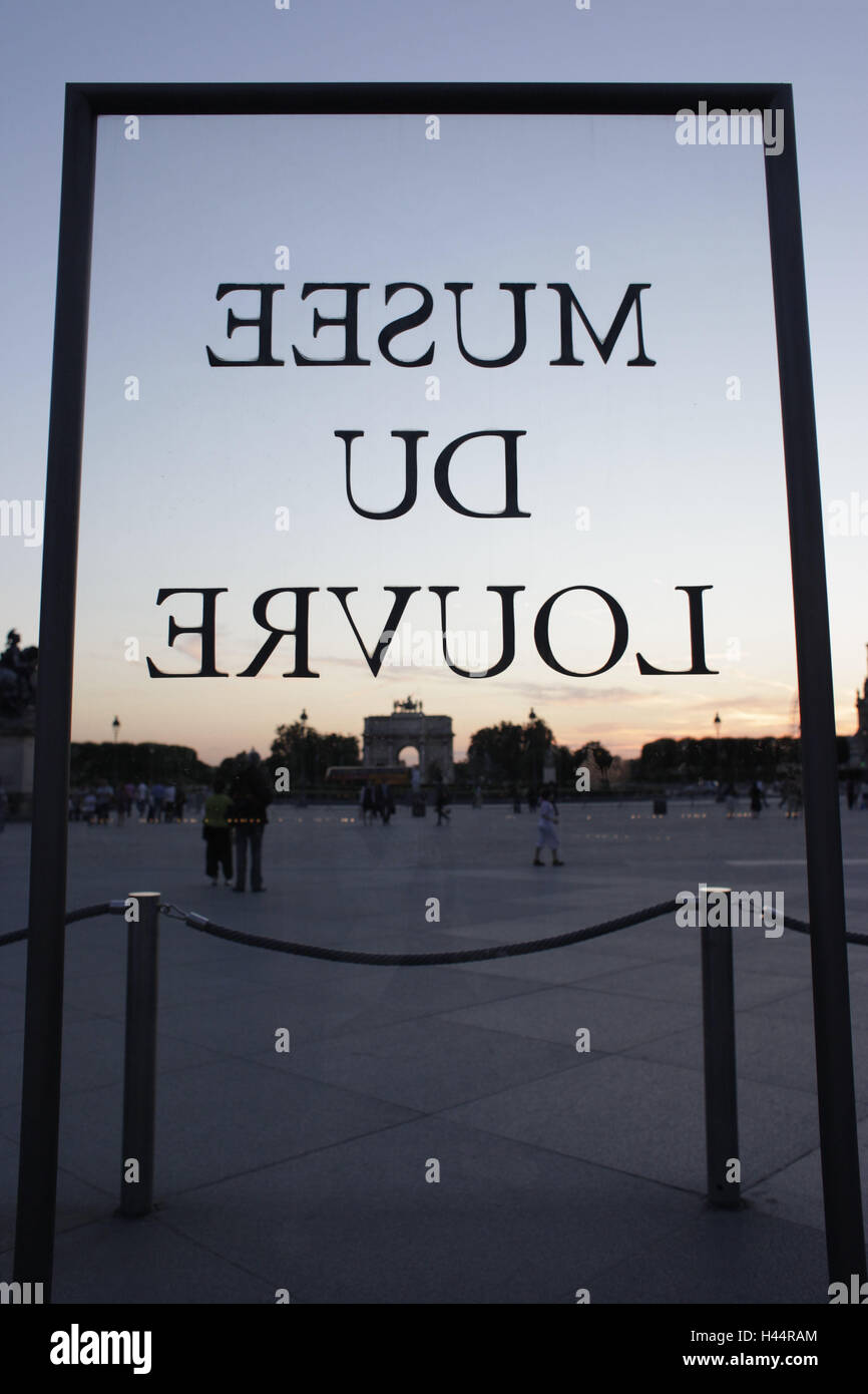 Louvre font hi-res stock photography and images - Alamy