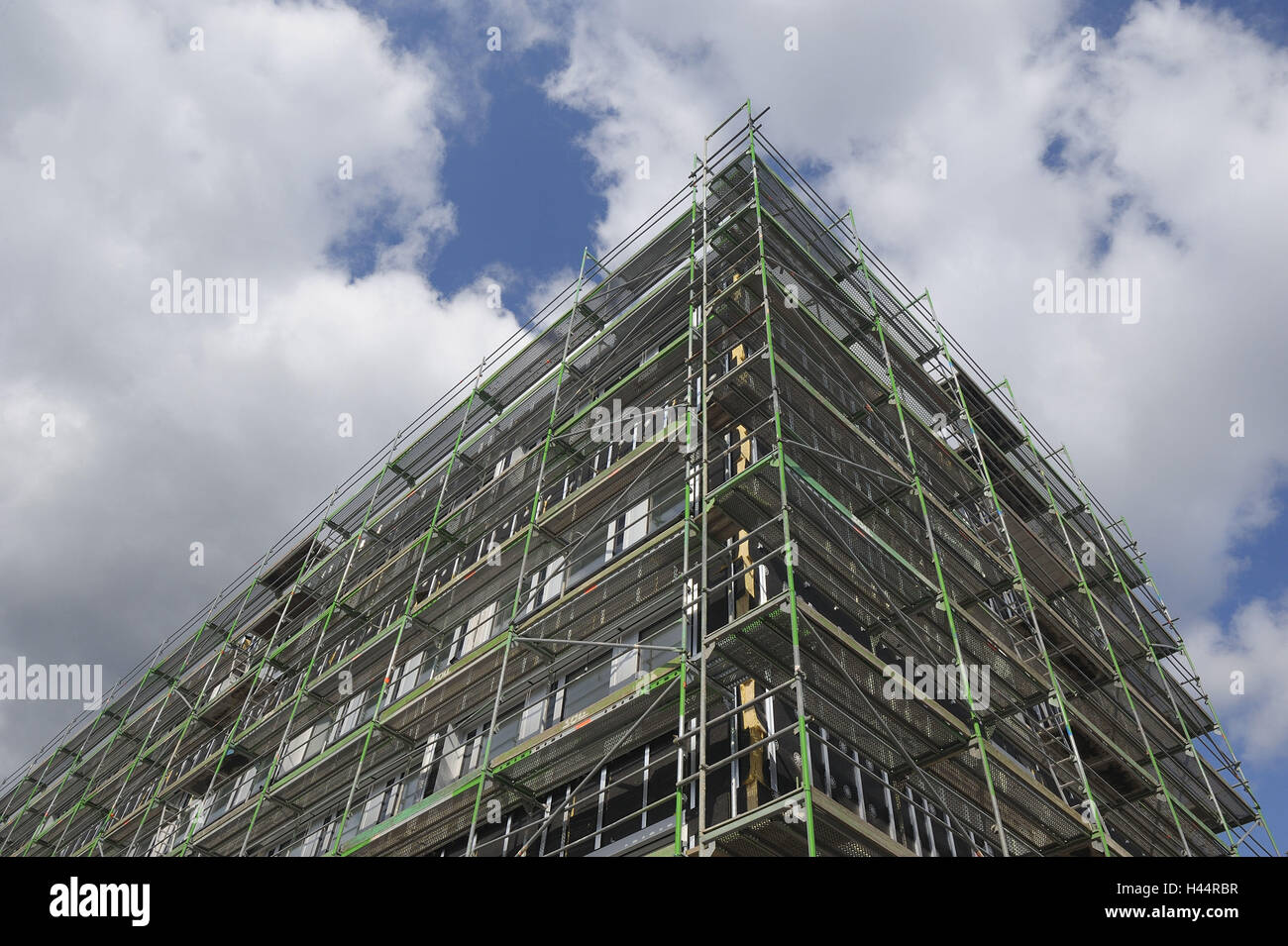 High rise scaffold hi-res stock photography and images - Alamy