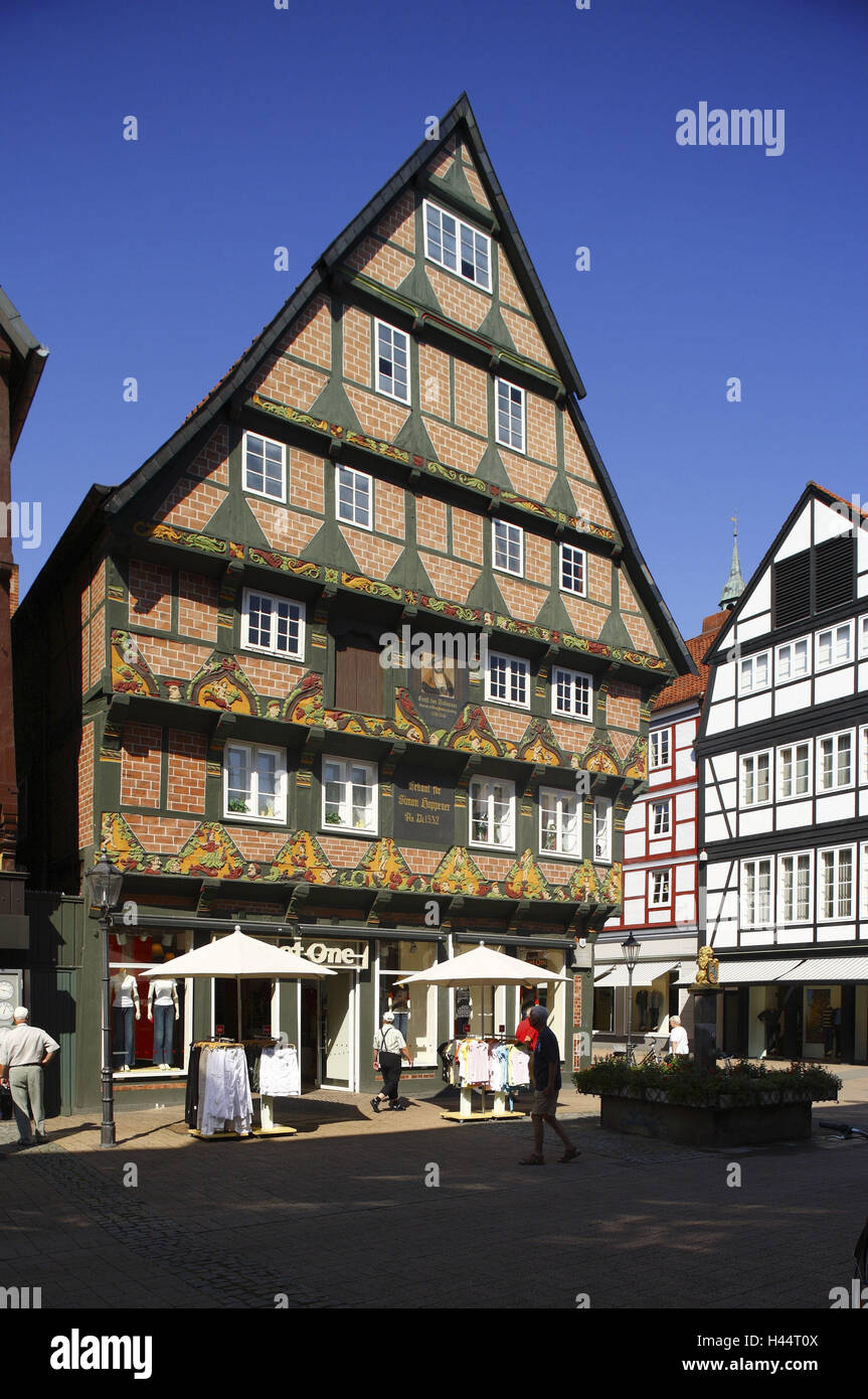 Celle, Old Town, half-timbered house, Hoppener house, passer-by, no ...