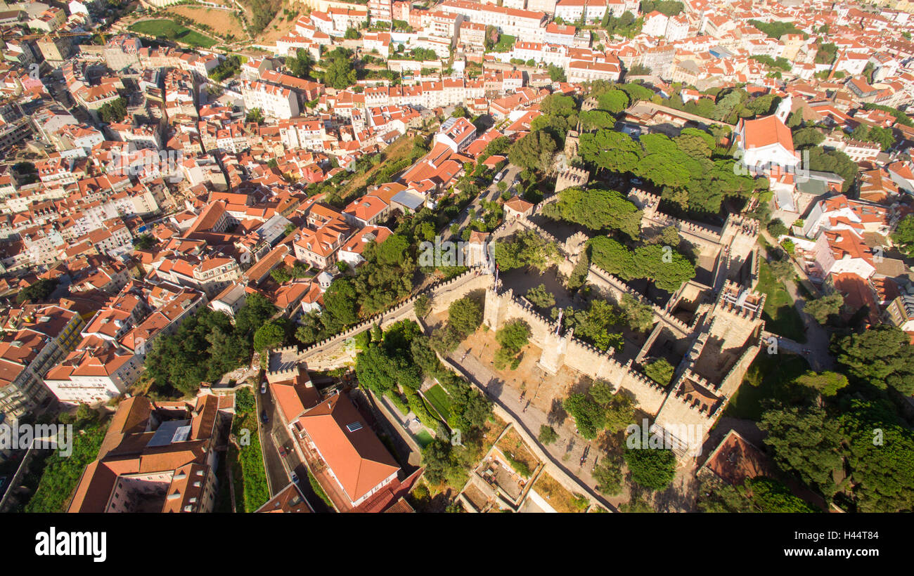 Saint george castle lisbon hi-res stock photography and images - Alamy