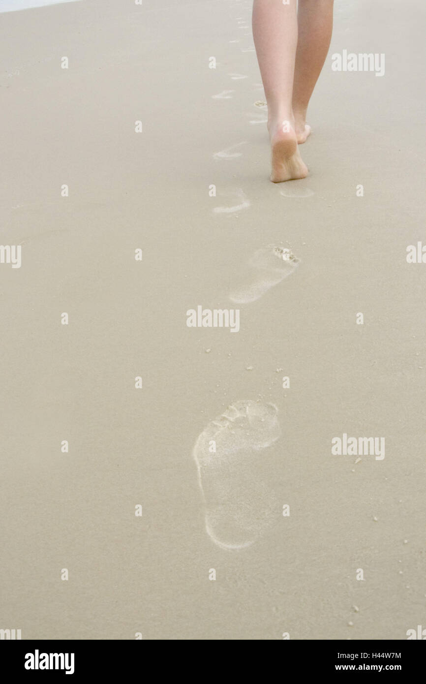 Barefoot walk woman footprints hi-res stock photography and images - Alamy