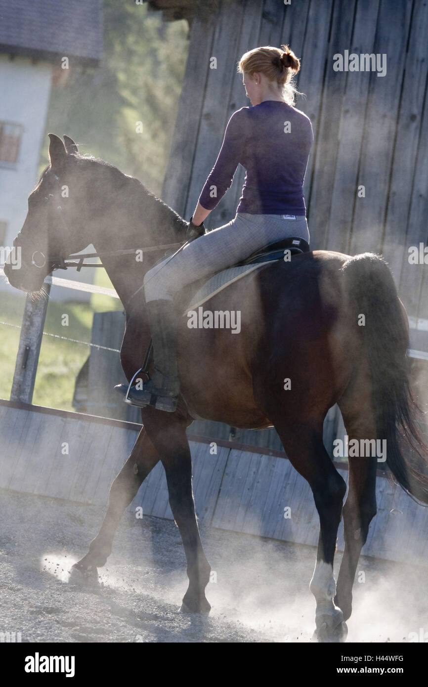 Rider back hi-res stock photography and images - Alamy