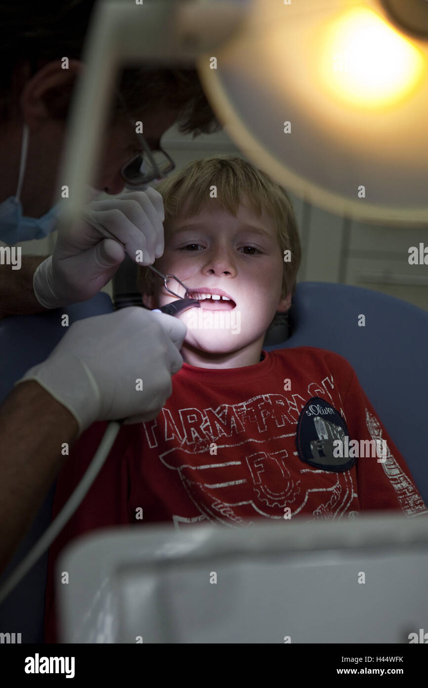 Dentist, child, treatment Stock Photo - Alamy