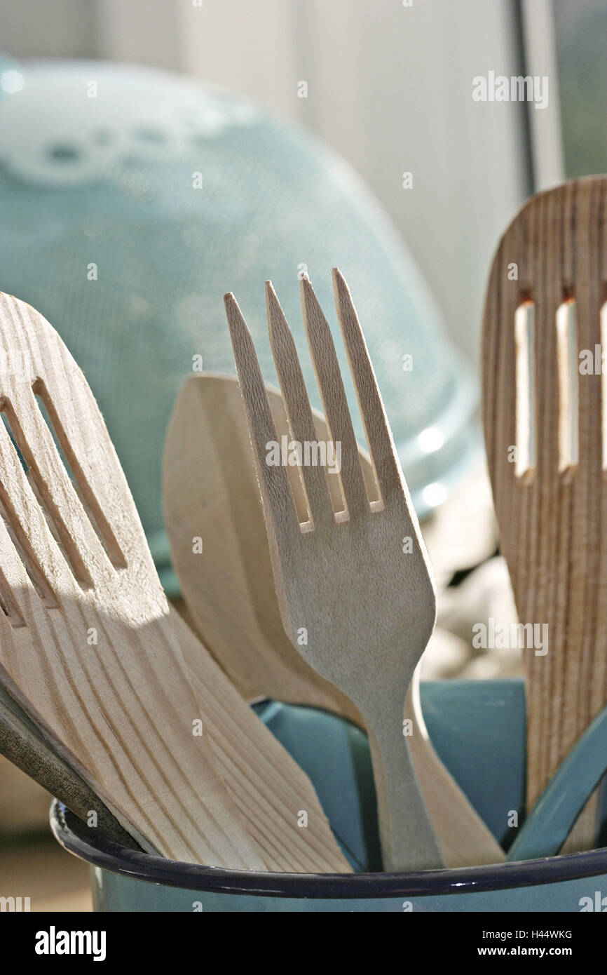 Pot, wooden cutlery Stock Photo - Alamy