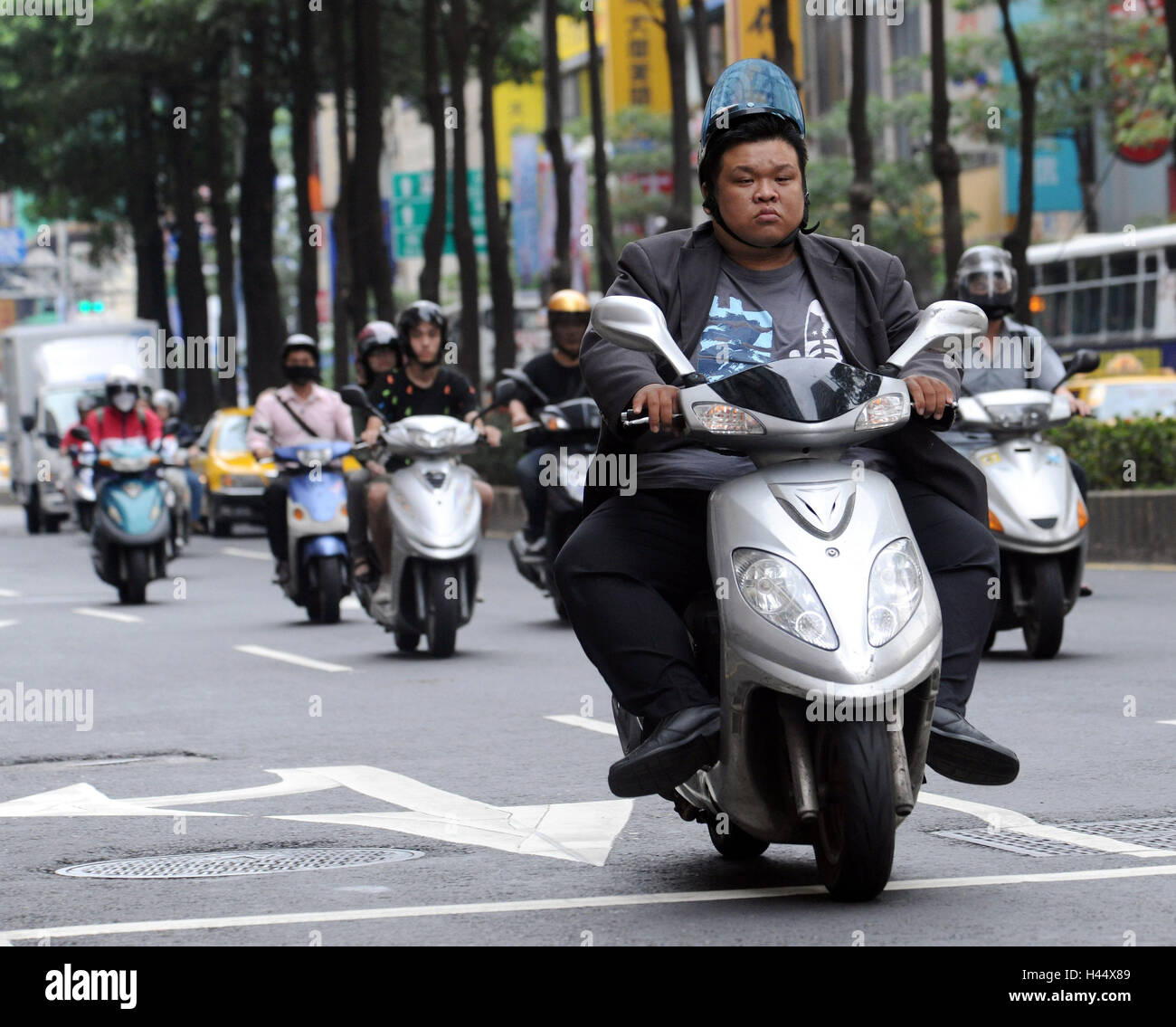 Motorcyclists, street scene, Taipeh, Taiwan Stock Photo - Alamy
