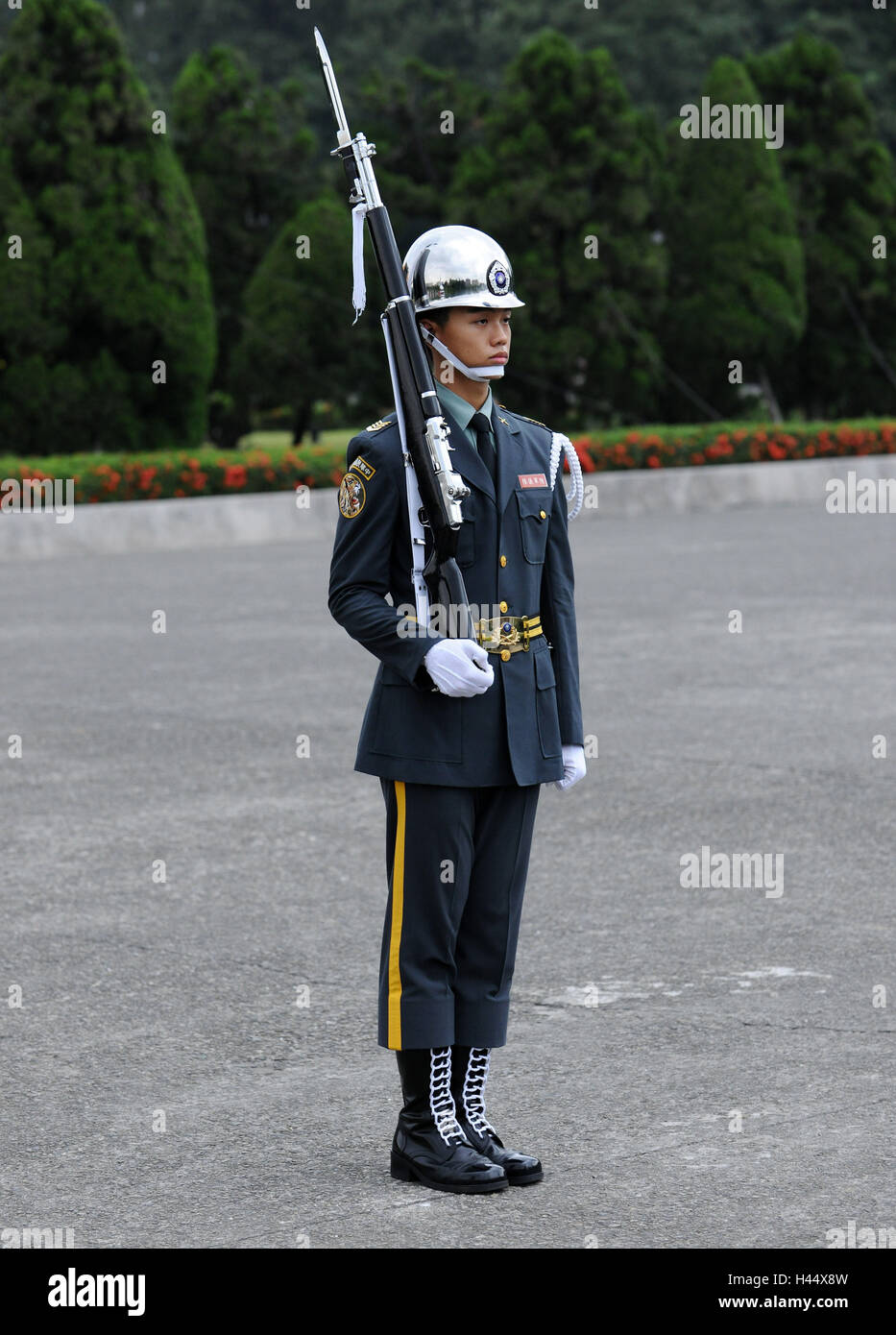 Taiwan guardsman hi-res stock photography and images - Alamy