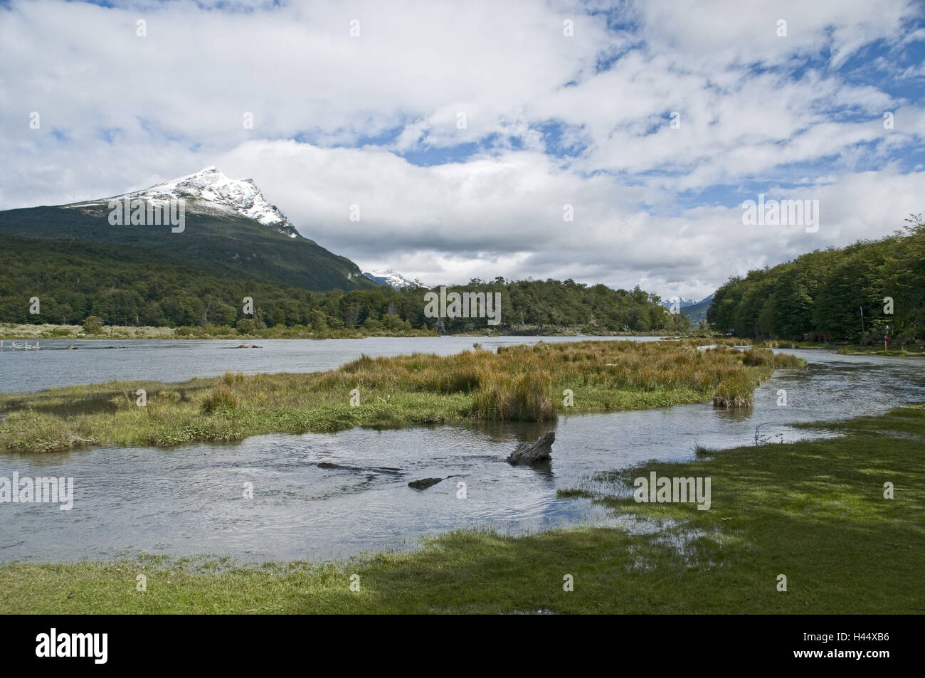 Argentina, Tierra del Fuego, Usuhuaia, Lapataia national park, Lago ...