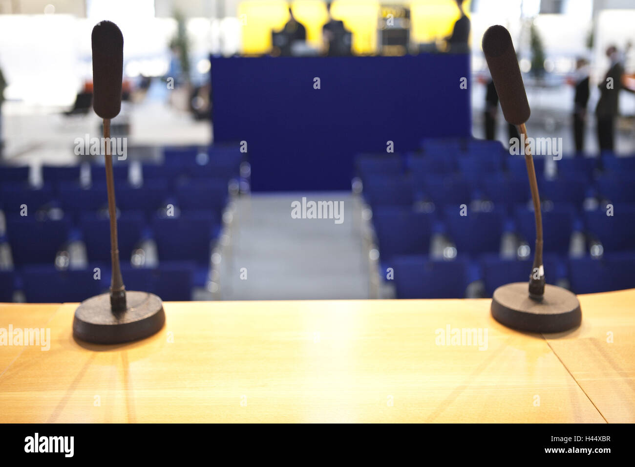 Empty conference table hi-res stock photography and images - Alamy