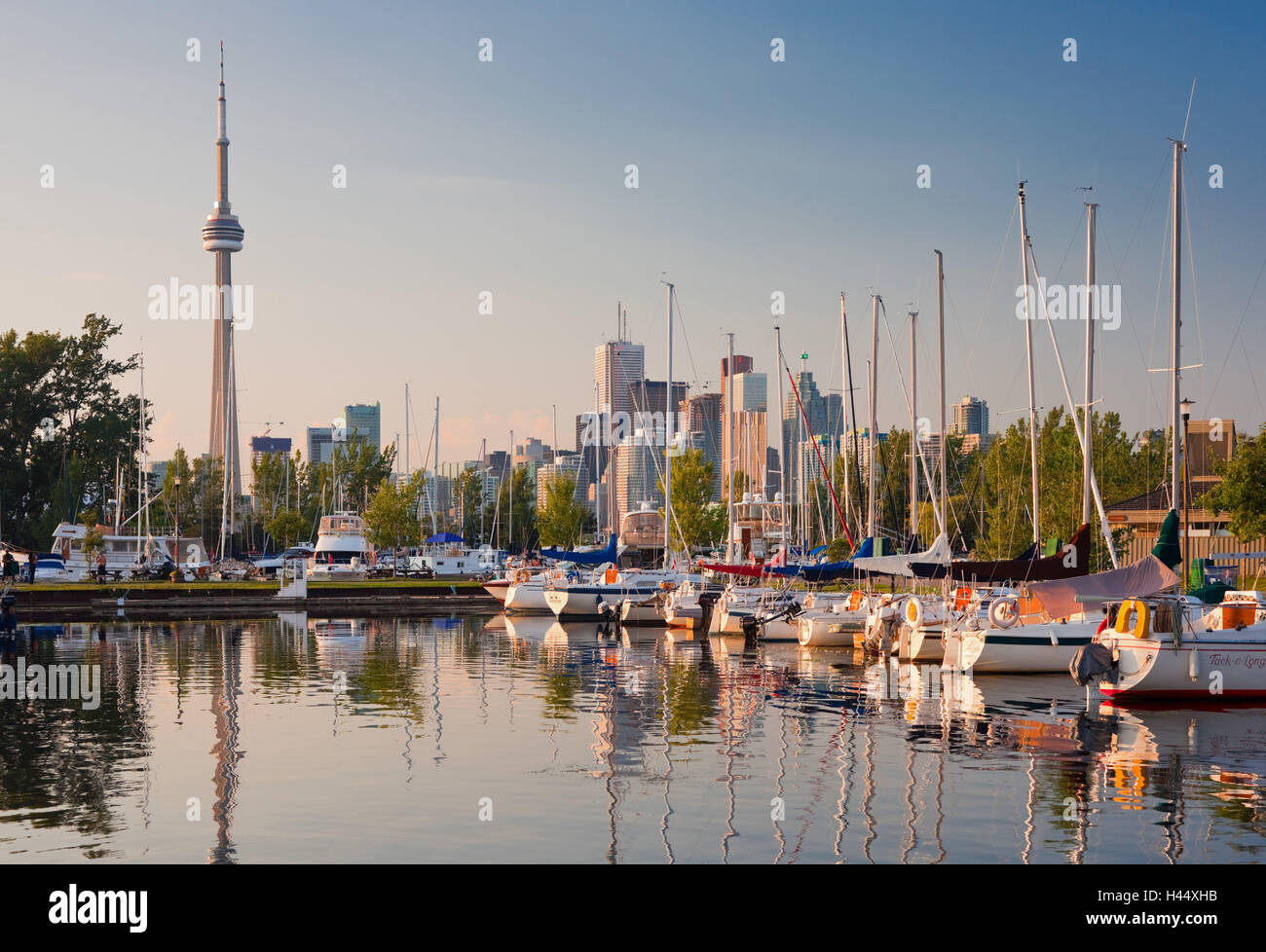 Canada, Ontario, Toronto, skyline, CN Tower, marina, boats Stock Photo ...