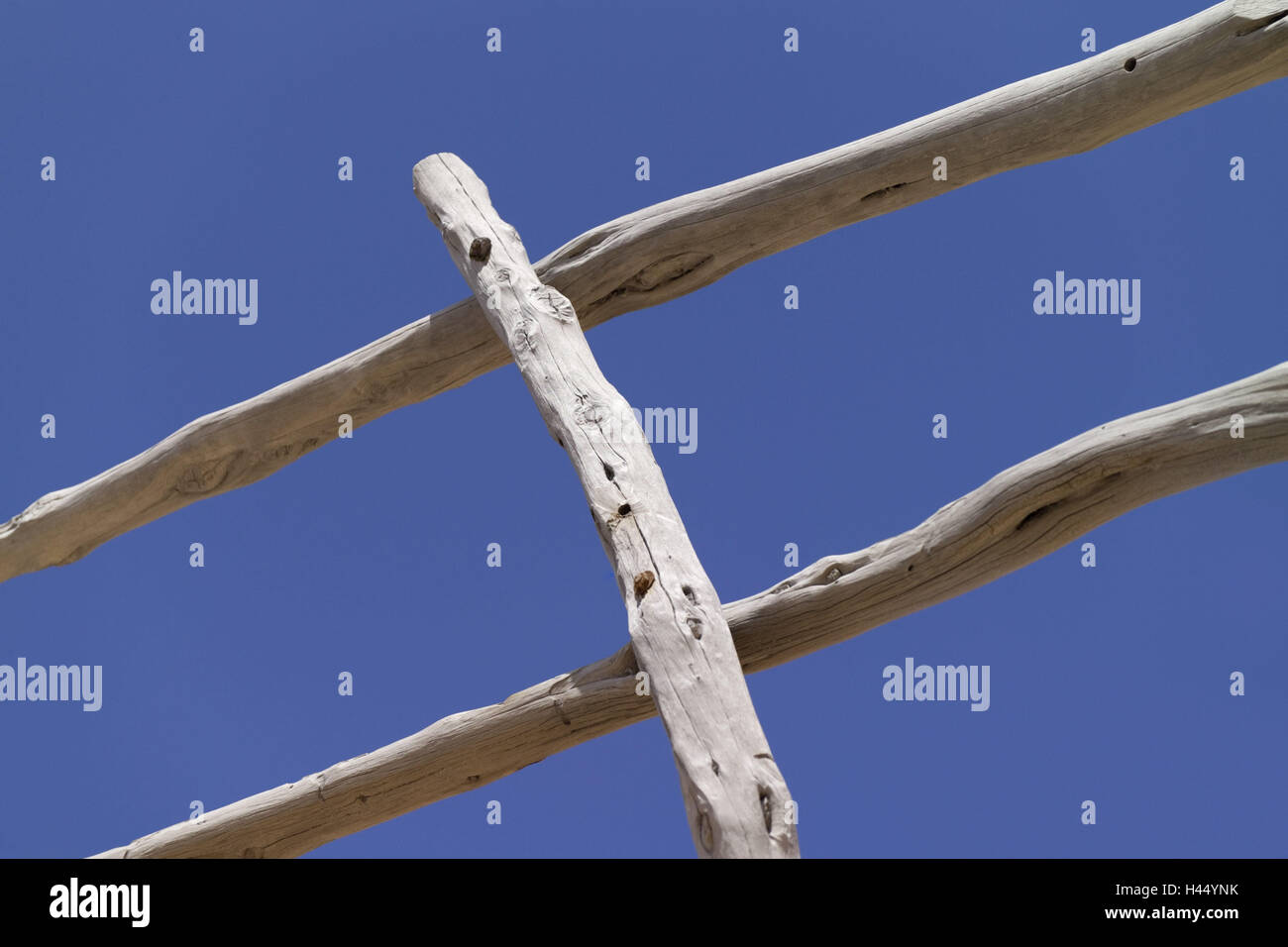 Old wooden railing hi-res stock photography and images - Alamy