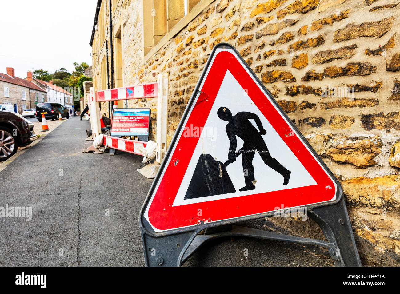 Red triangle signs hi-res stock photography and images - Alamy