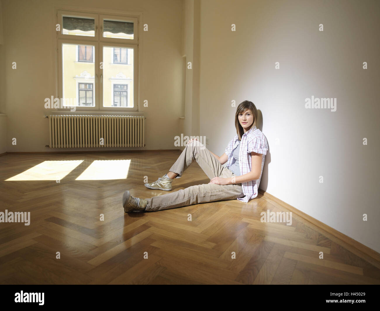 Room, sit blank, woman, young, floor, flat, room, procession, indent ...
