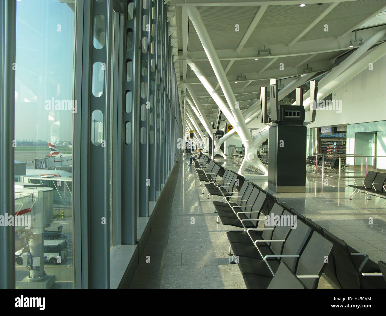 Great Britain, London, airport Heathrow, "terminal 5", inside Stock ...