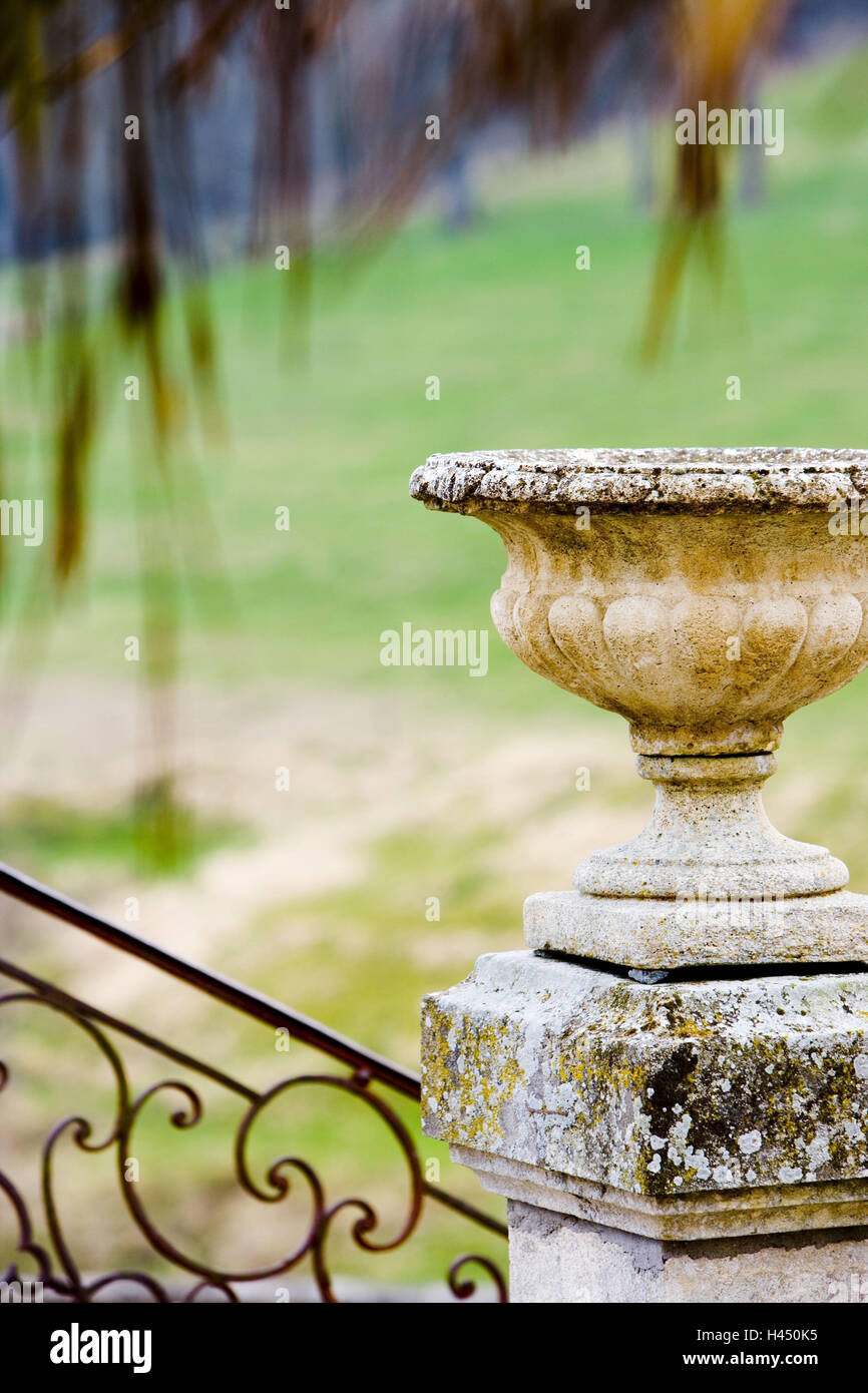 Stone balustrade garden hi-res stock photography and images - Alamy