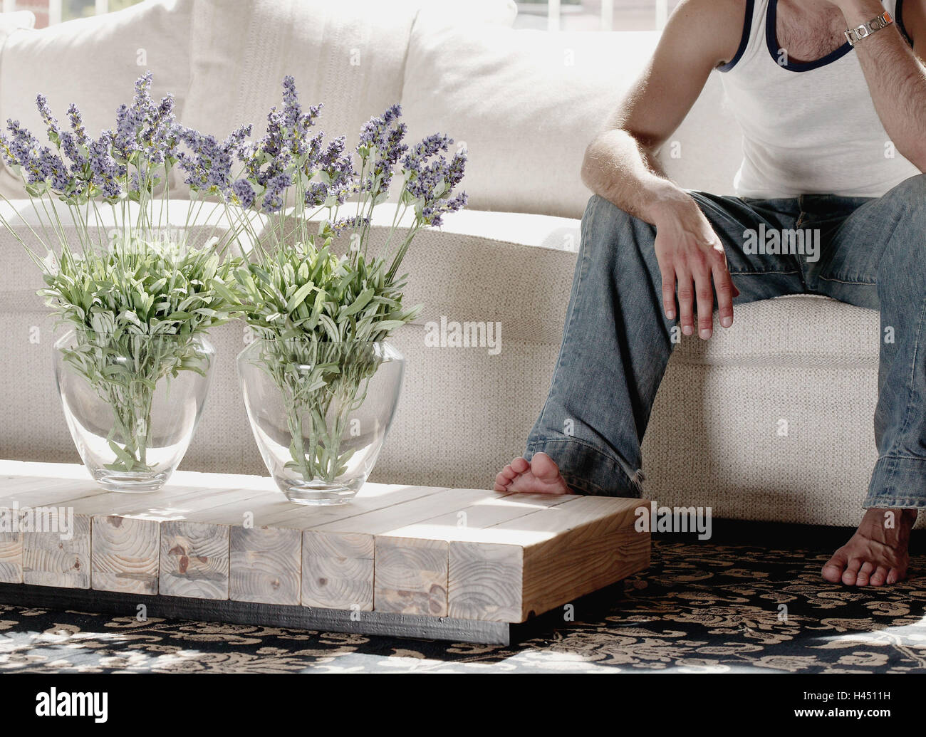 Man seated hi-res stock photography and images - Alamy