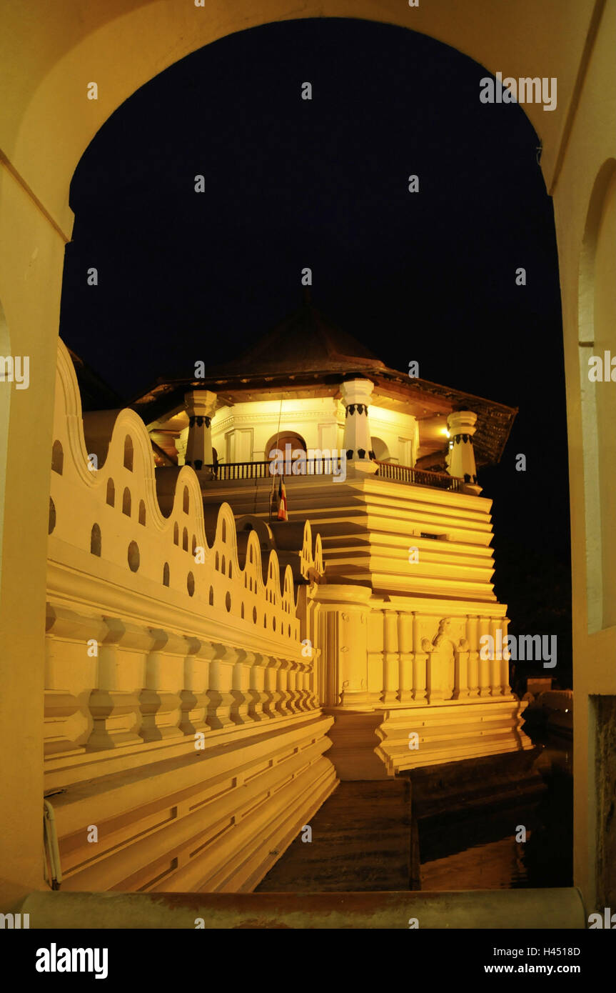 Sri Lanka, Kandy, cog temple, evening Stock Photo - Alamy