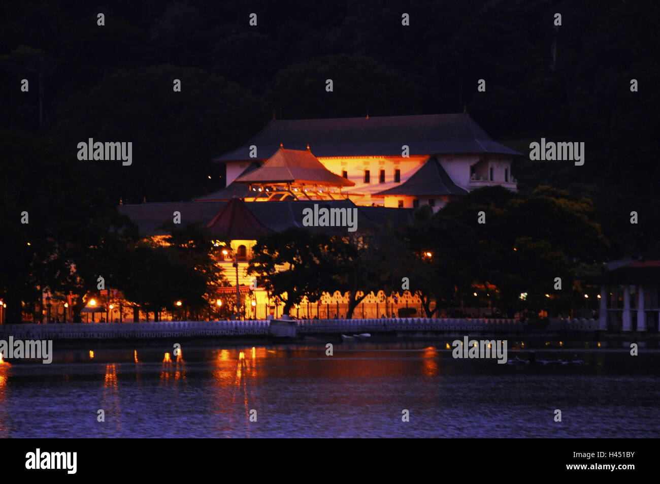 Kandy temples hi-res stock photography and images - Alamy