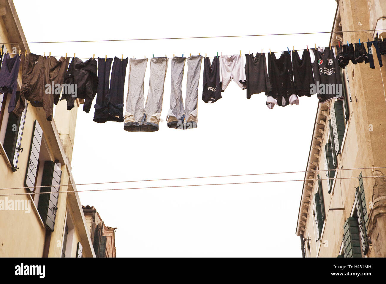 Houses, clothes lines, laundry, hang, taut, detail Stock Photo - Alamy
