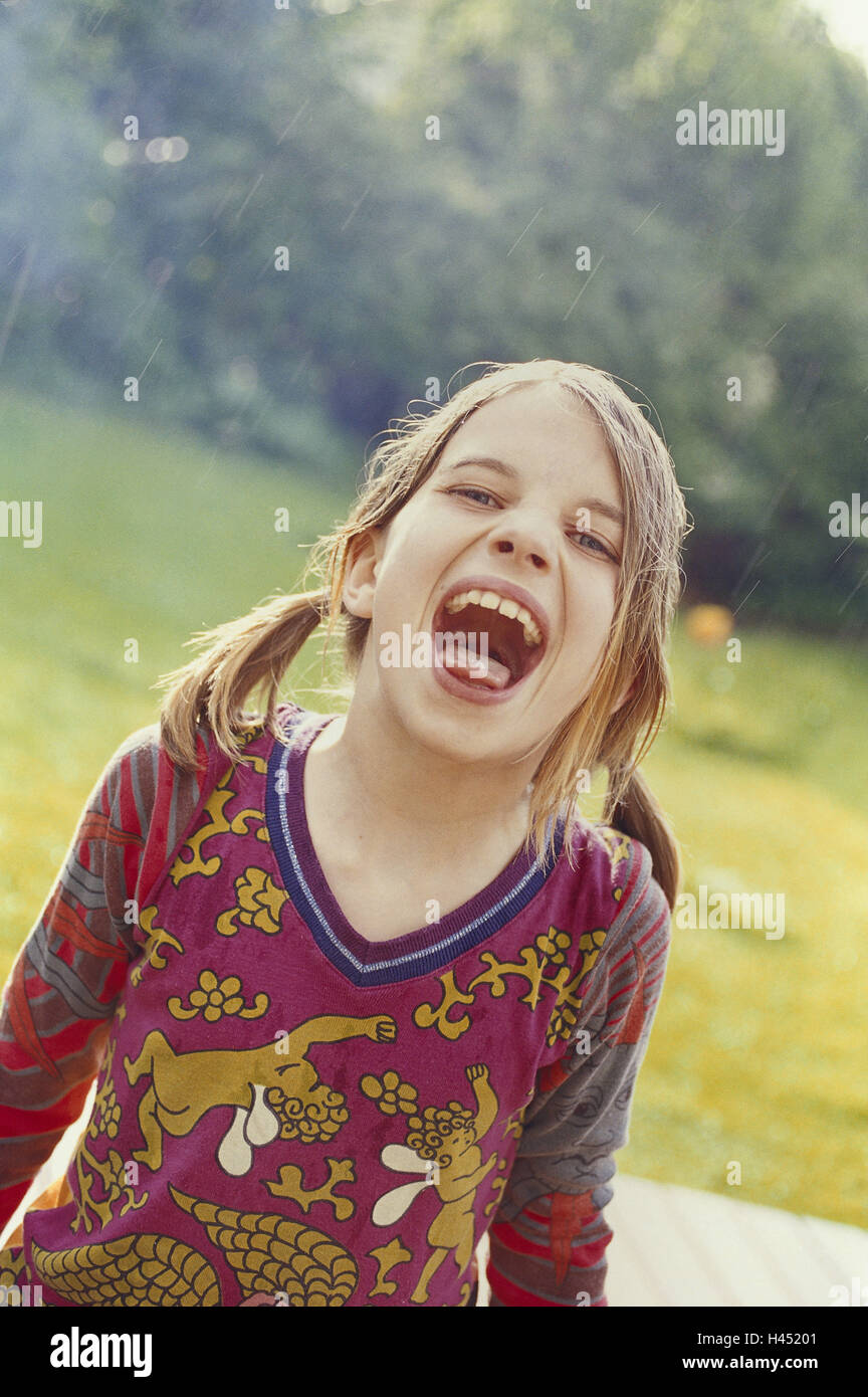 Girl, happy, screaming, half portrait Stock Photo - Alamy