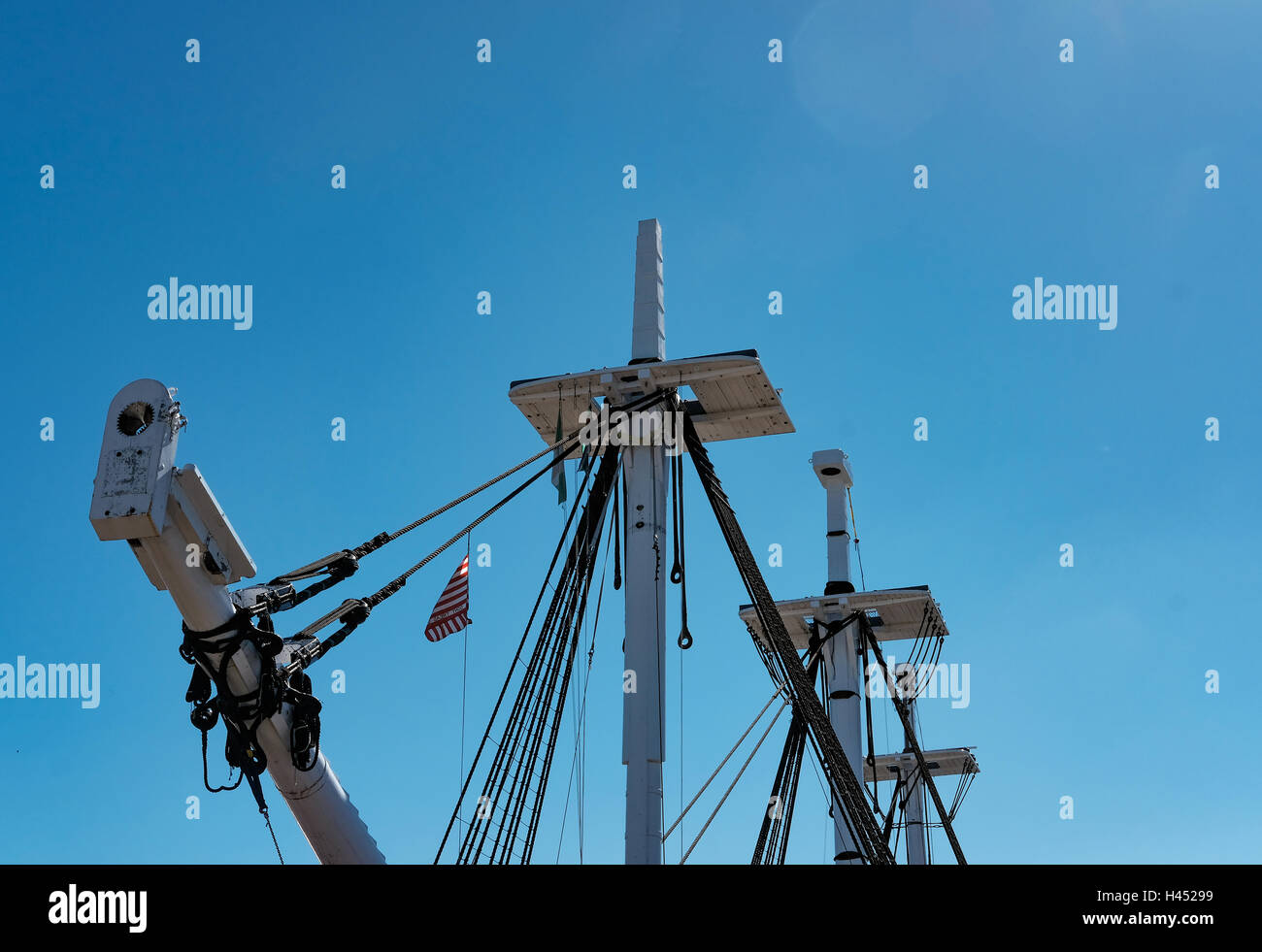 Rigging uss constitution hi-res stock photography and images - Alamy