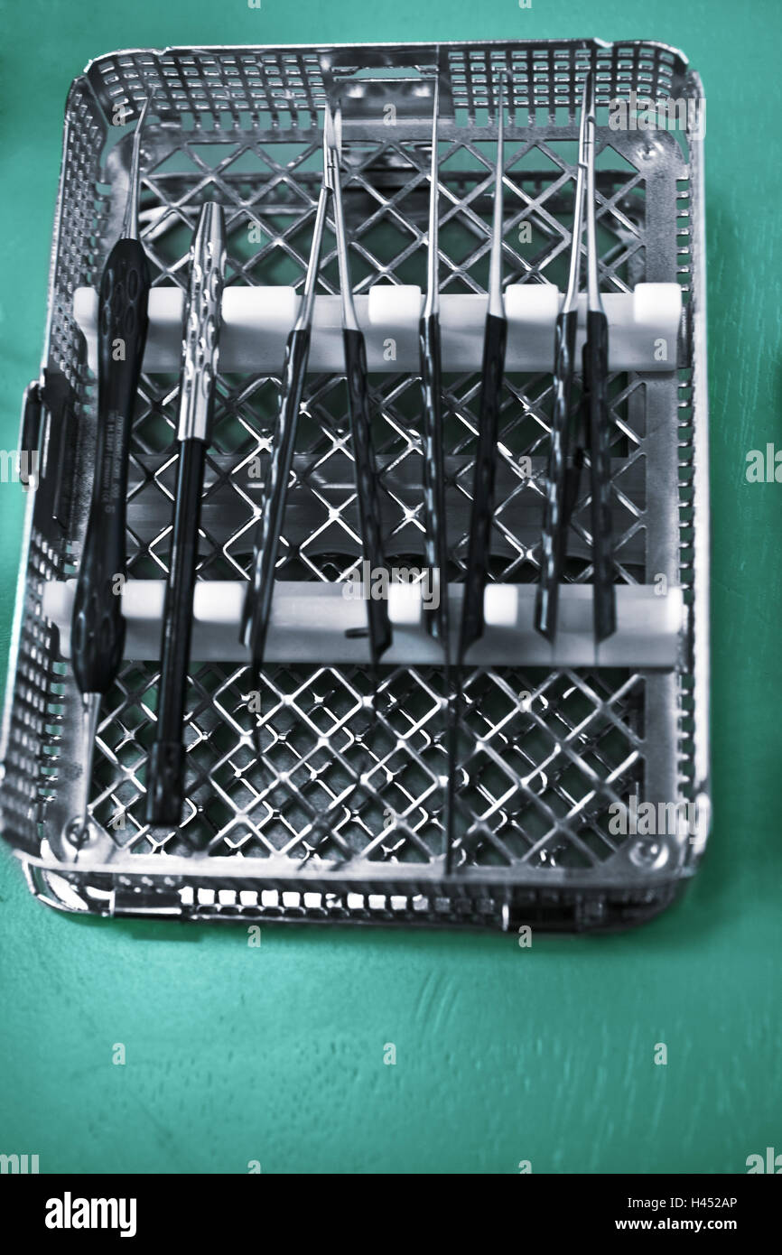 Medical instruments hi-res stock photography and images - Alamy