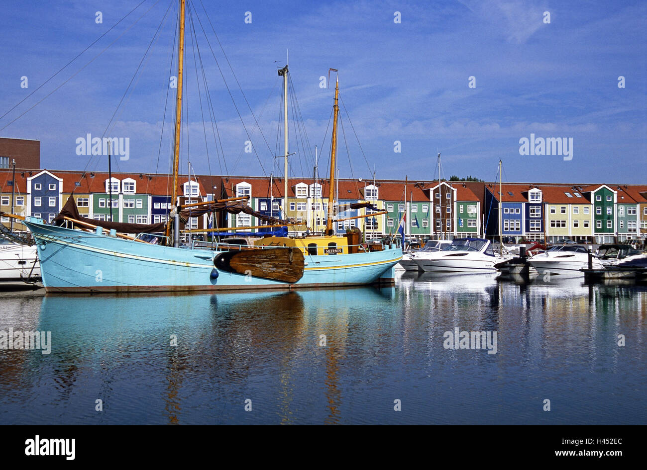 The Netherlands, Hellevoetsluis, yacht harbour, Het Groote Dok, fishing ...