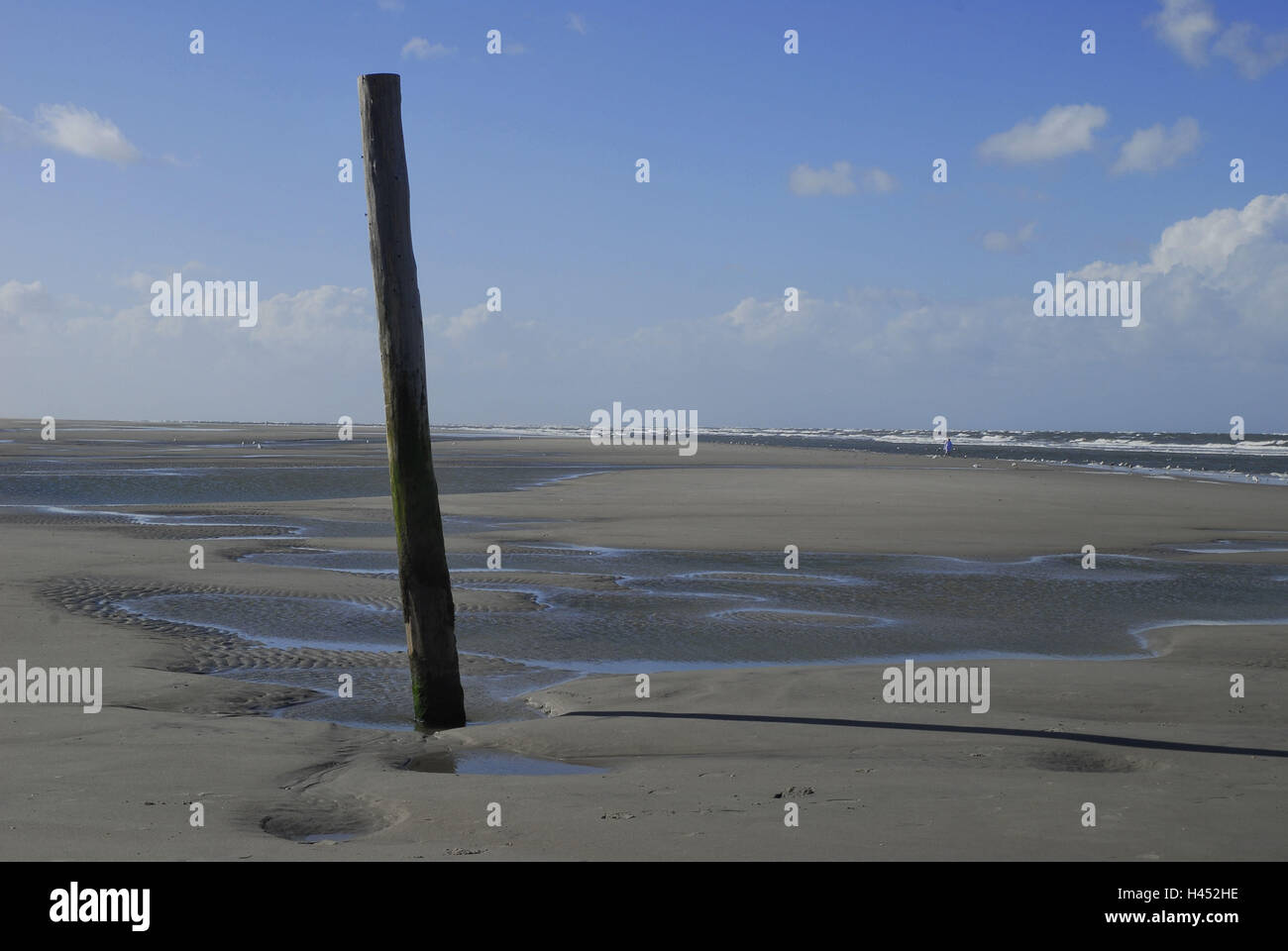 Beach pole tide hi-res stock photography and images - Alamy