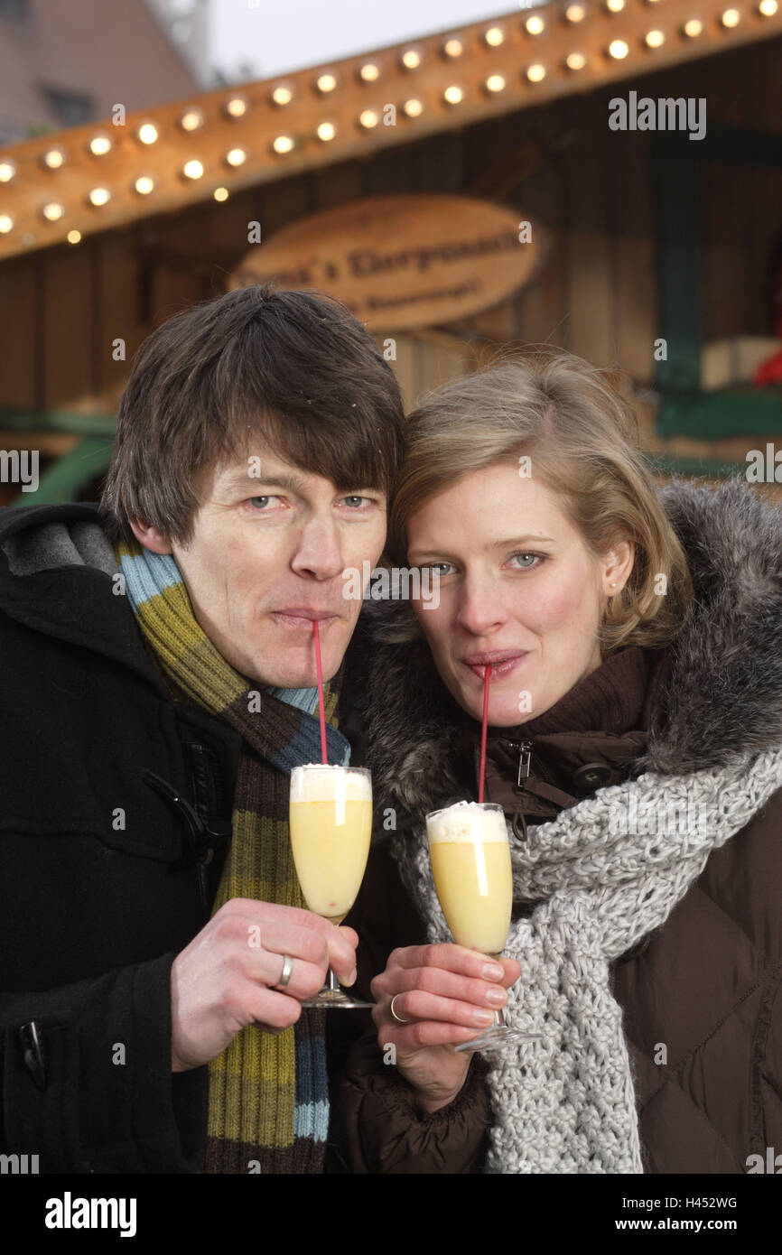 Christmas fair, couple, punch, drink, portrait Stock Photo - Alamy