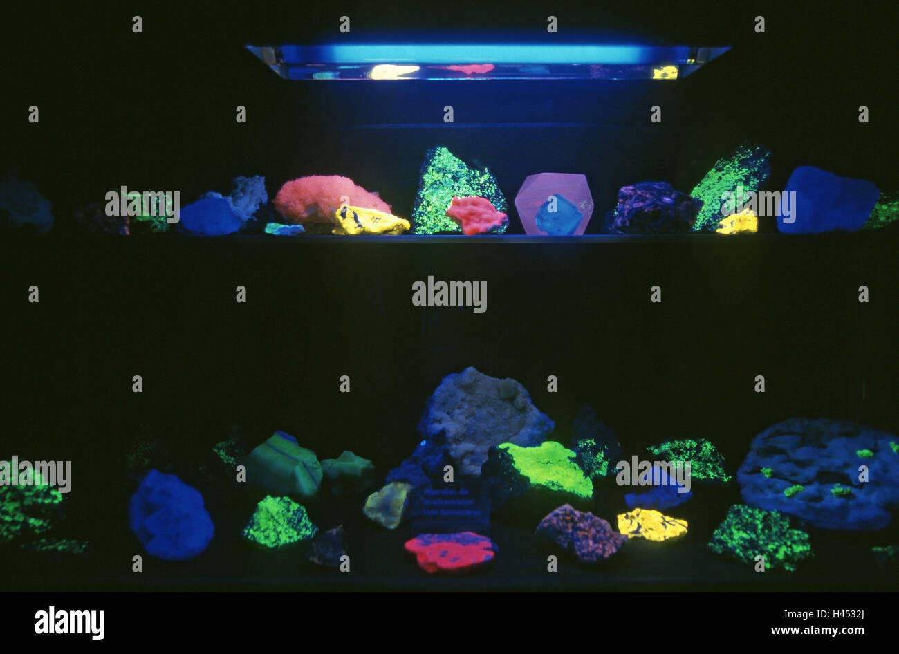 Fluorescent minerals hi-res stock photography and images - Alamy