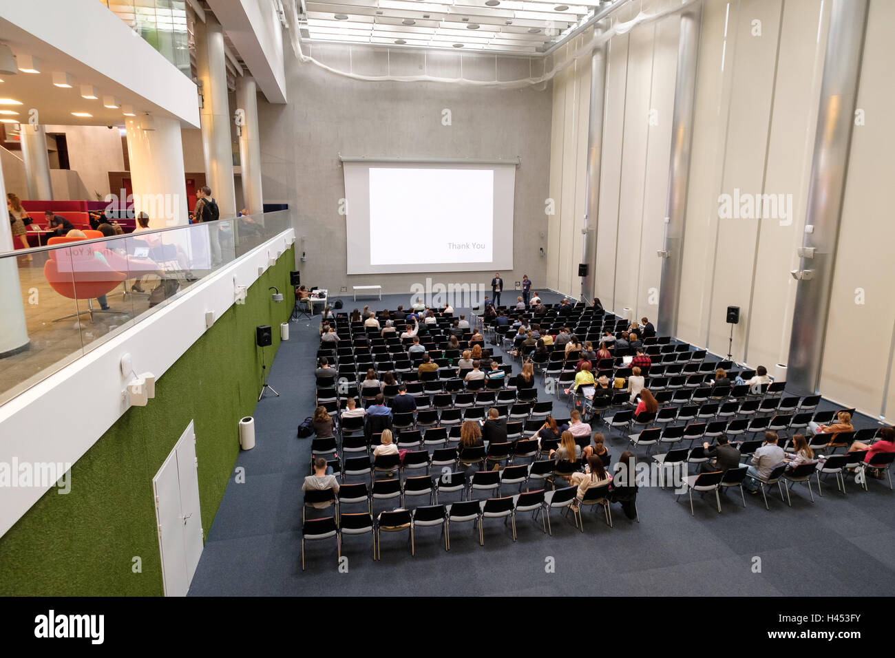 Audience in conference hall hi-res stock photography and images - Alamy