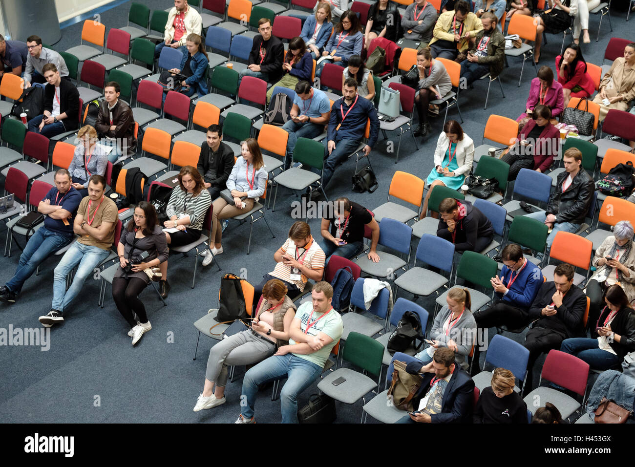 Audience in conference hall hi-res stock photography and images - Alamy