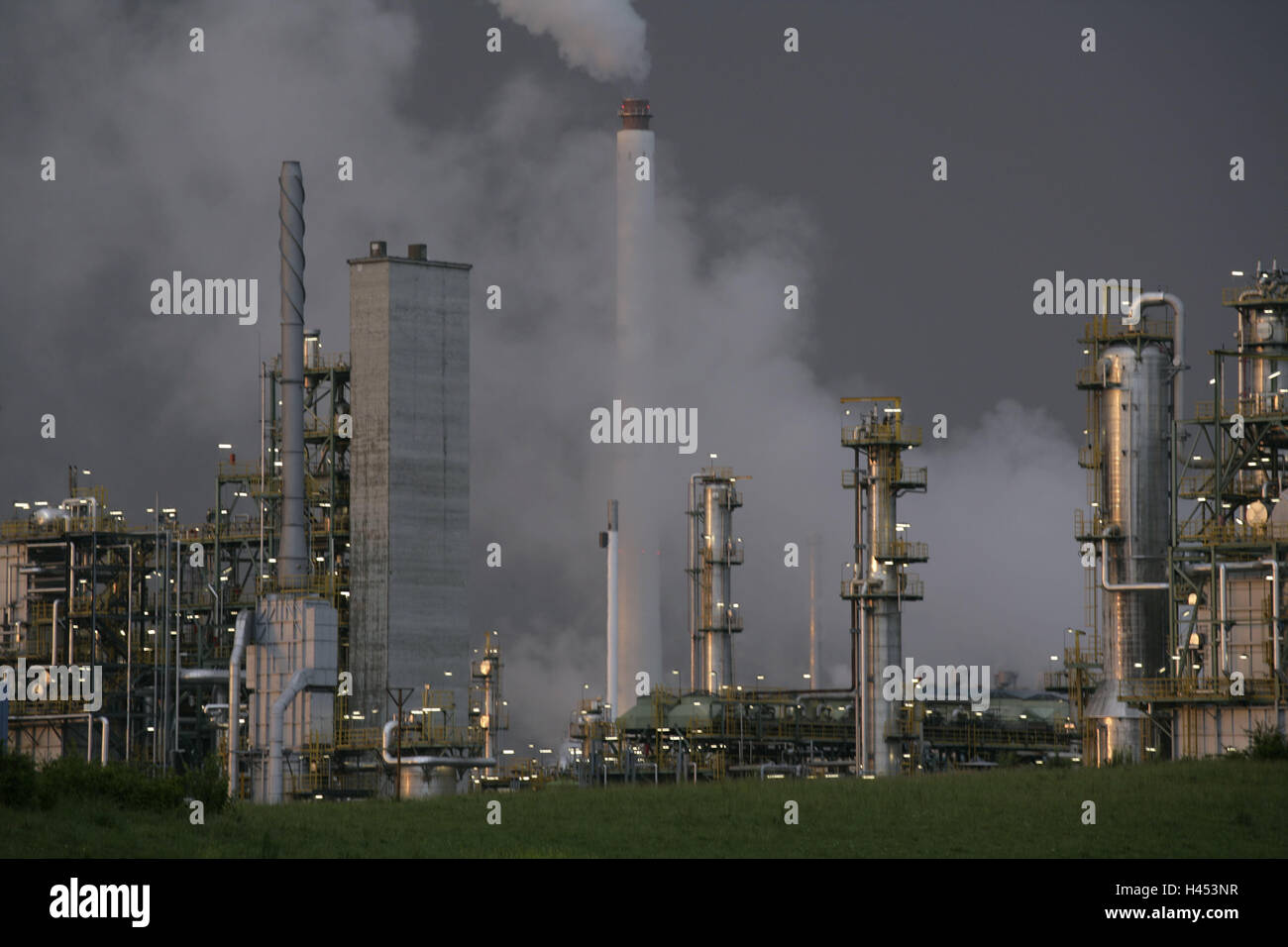 Germany, Saxony-Anhalt, Leunawerke, refinery, vapour, industry, energy ...