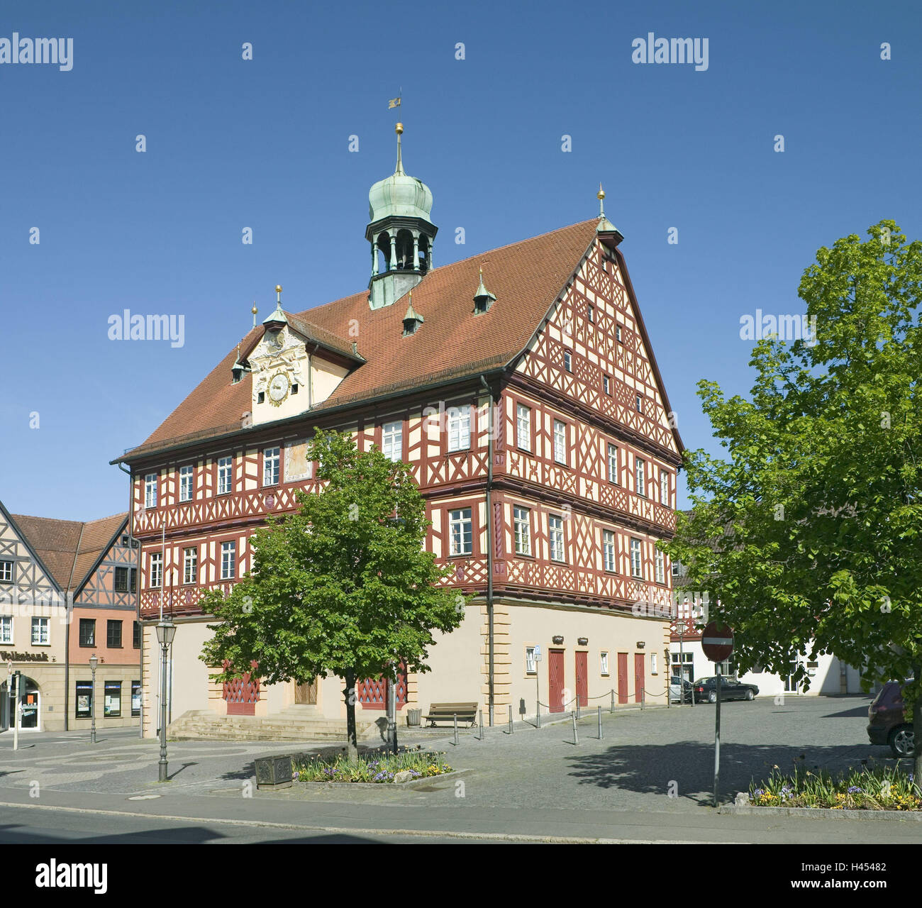 Timber stone house hi-res stock photography and images - Alamy