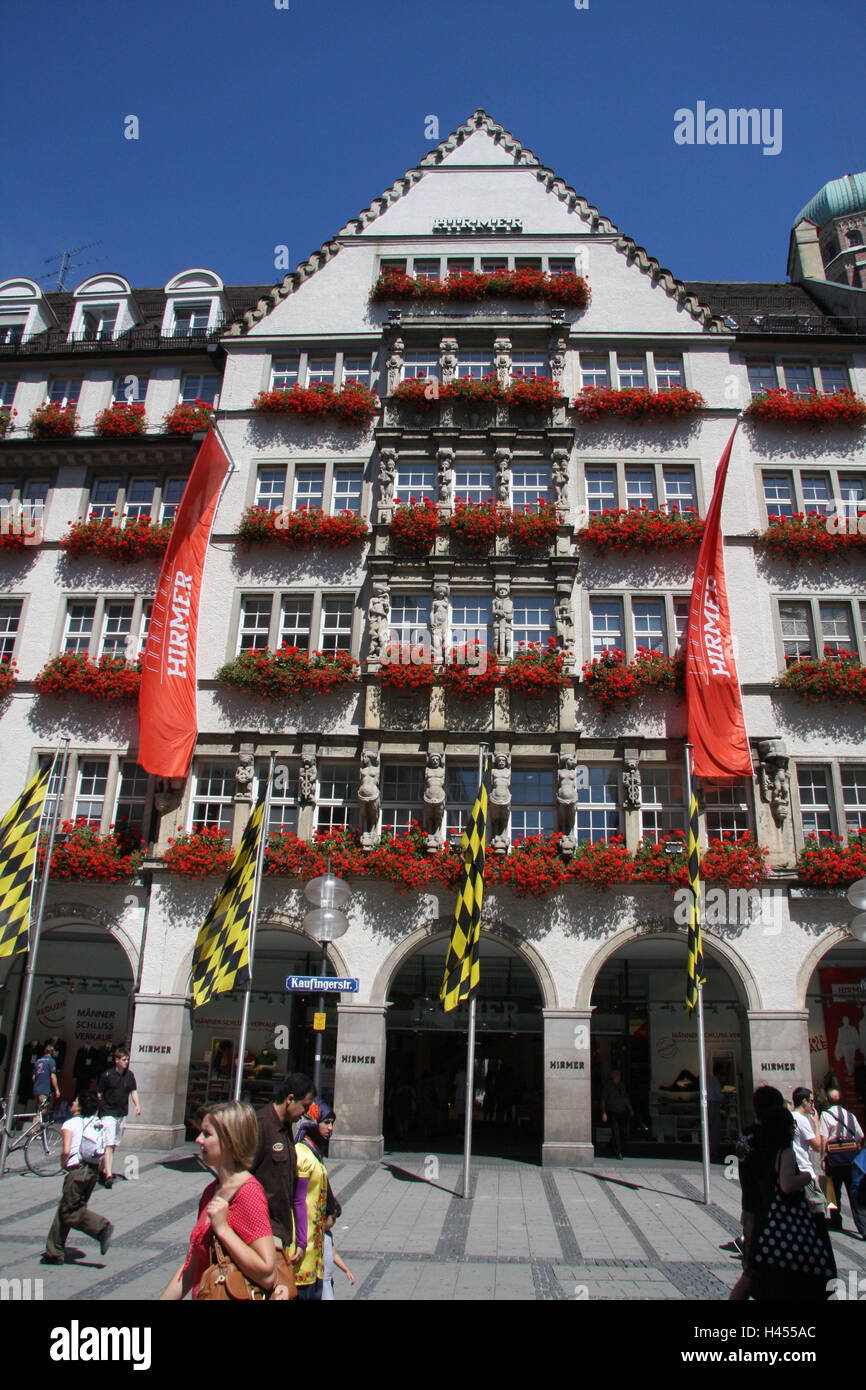 Germany, Bavaria, Munich, Hirmer house, pedestrian area, passer-by, no ...