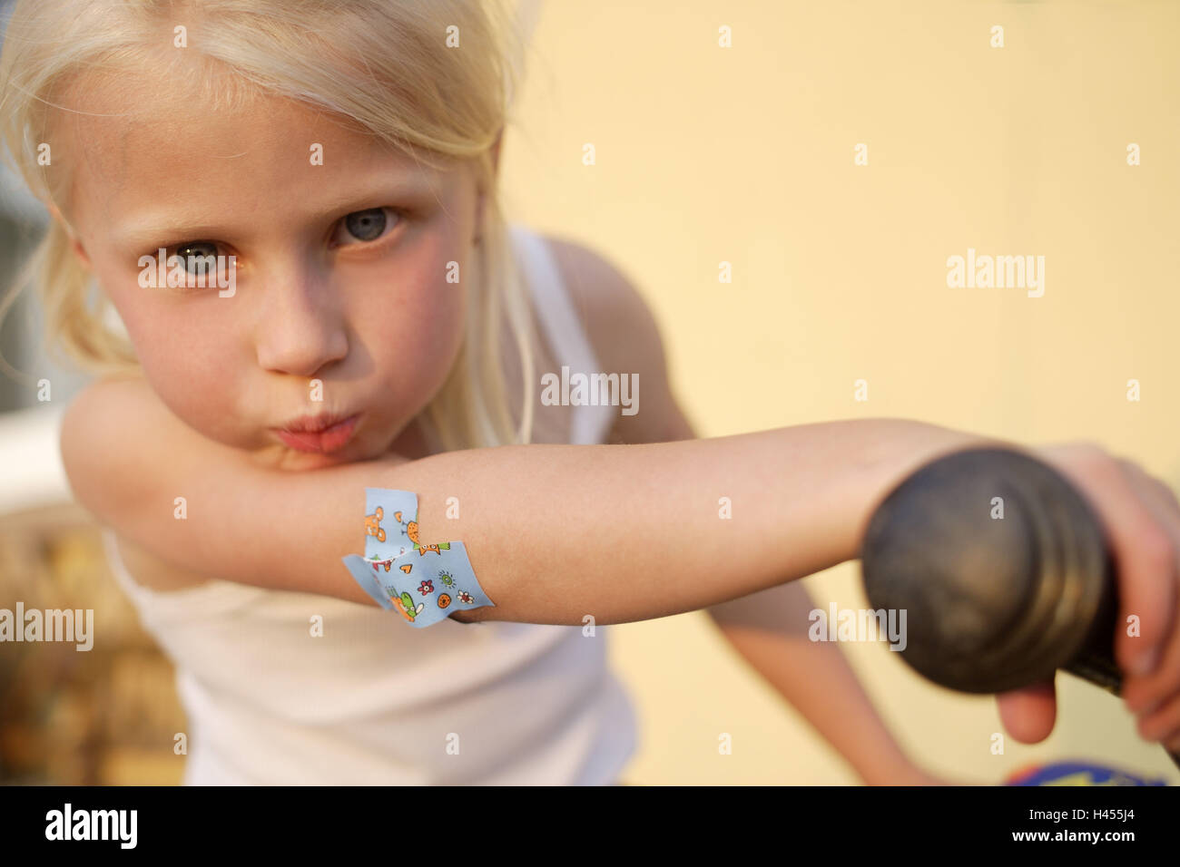 Child, girl, elbow, plaster, injury Stock Photo - Alamy