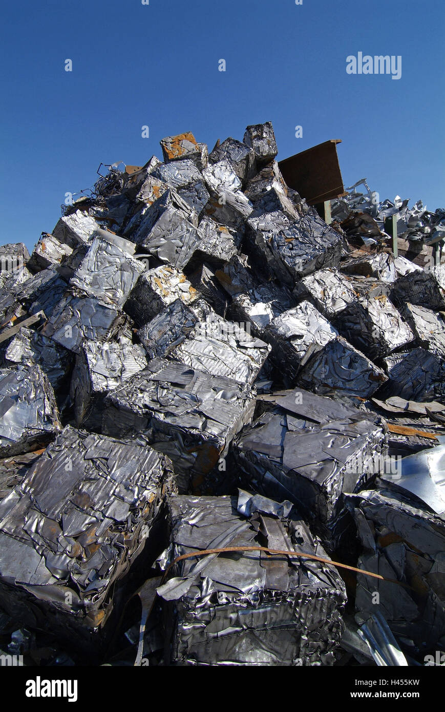 Scrap Metal Cube High Resolution Stock Photography and Images - Alamy