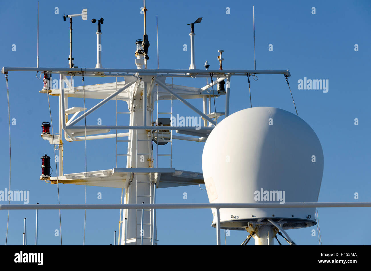 Ship radar hi-res stock photography and images - Alamy