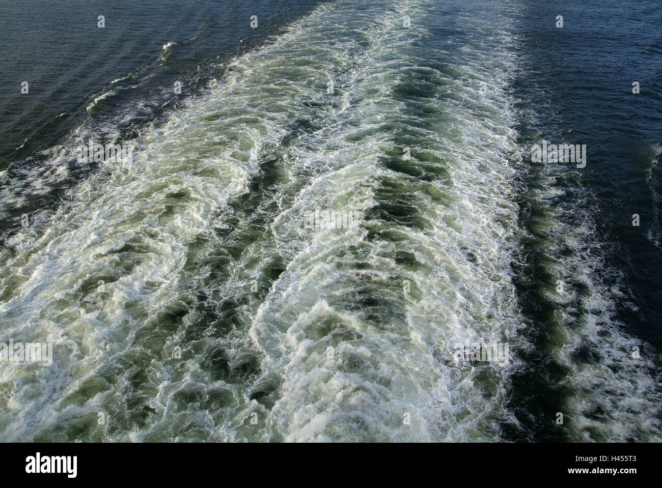 Ship, stern, sea, wake Stock Photo - Alamy