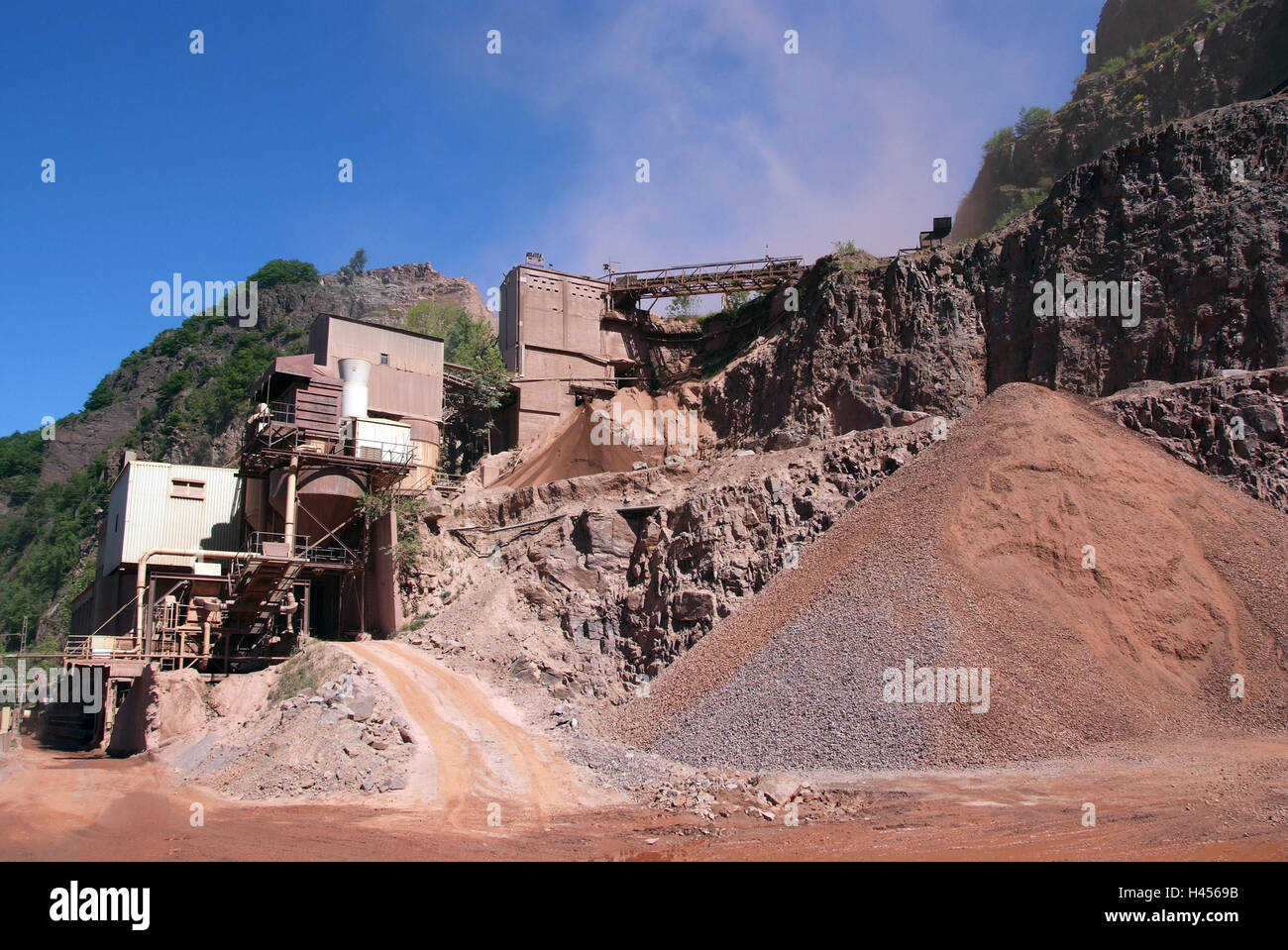 Crusher quarry hi-res stock photography and images - Alamy