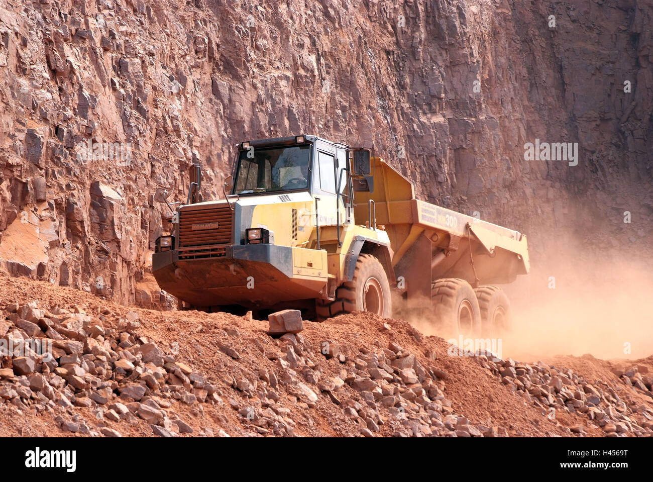 Quarry Truck Stock Photos & Quarry Truck Stock Images - Alamy